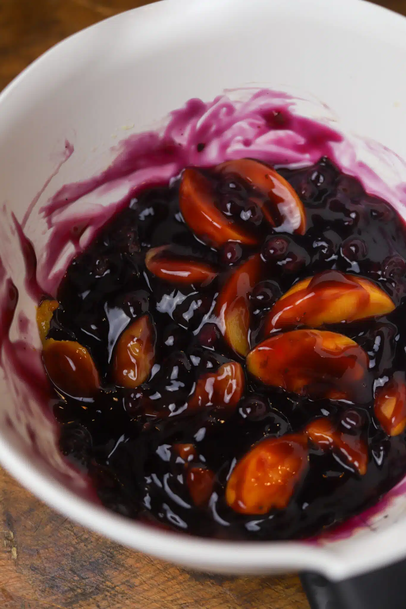 Bubble Up Peach and Berry Cobbler | 4-Ingredient Dessert